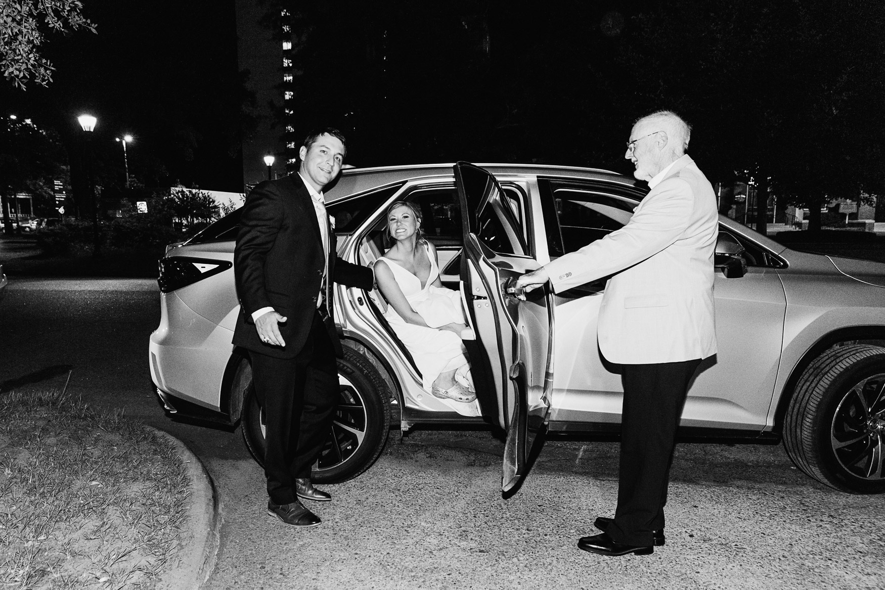 4 Reasons to Hire a Car Service for your Wedding Night - jacksonandjune.com